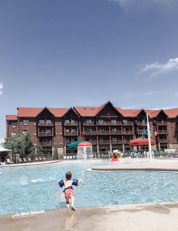 outdoor-pool-at-Great-Wolf-Lodge-in-Kansas-City - Lovely Lucky Life