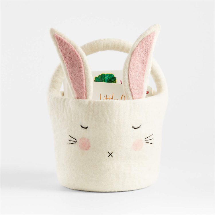 Easy Personalized Easter Baskets - Lovely Lucky Life